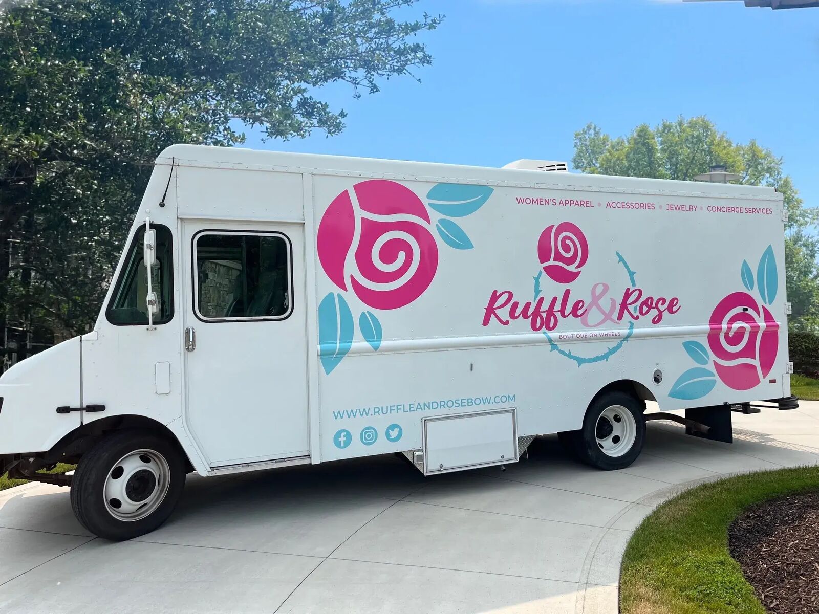 Ruffle and Rose Boutique on Wheels