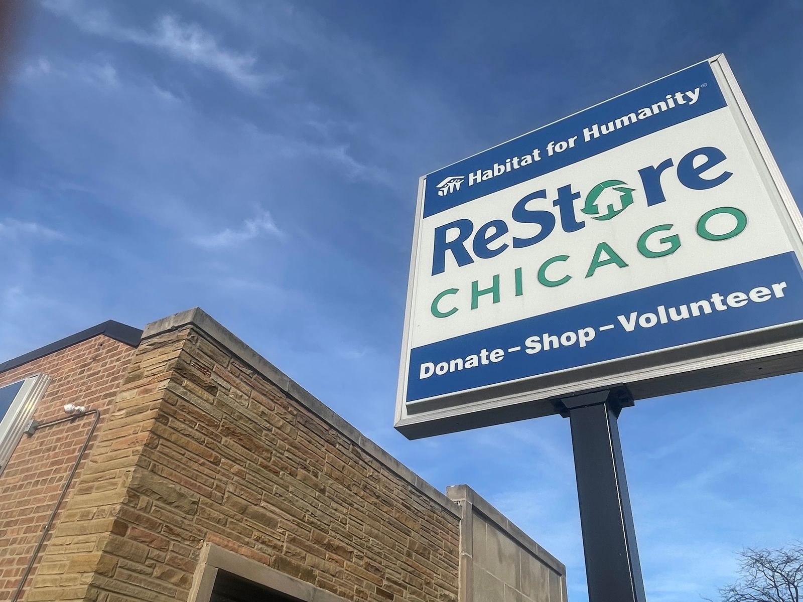 Shop Habitat ReStore Chicago | Donate furniture